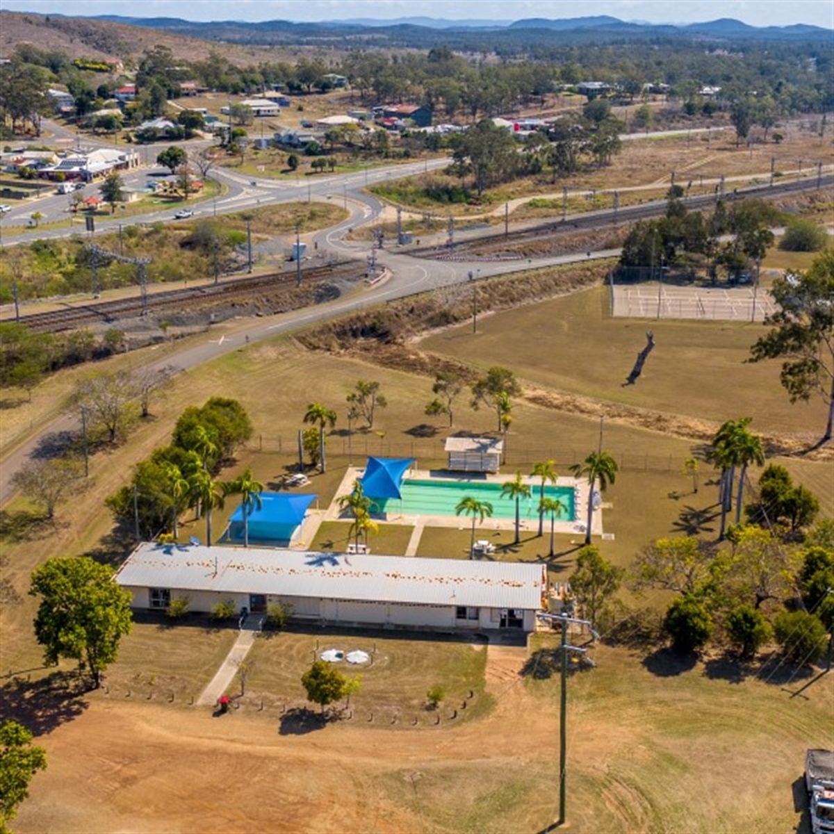 Mount Larcom Swimming Pool | Gladstone Regional Council